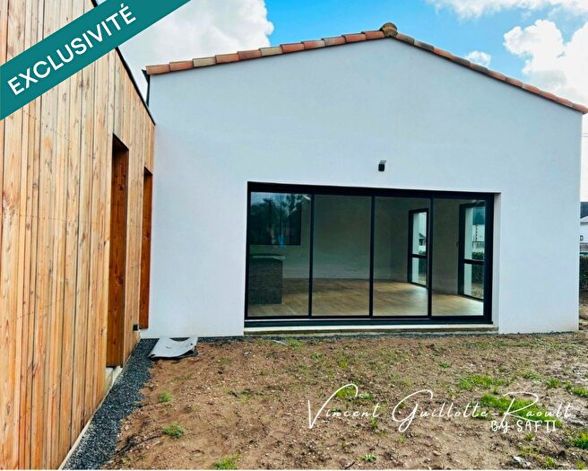 Maison à vendre - Challans, Centre-ville - 5 pièces - 4 chambres