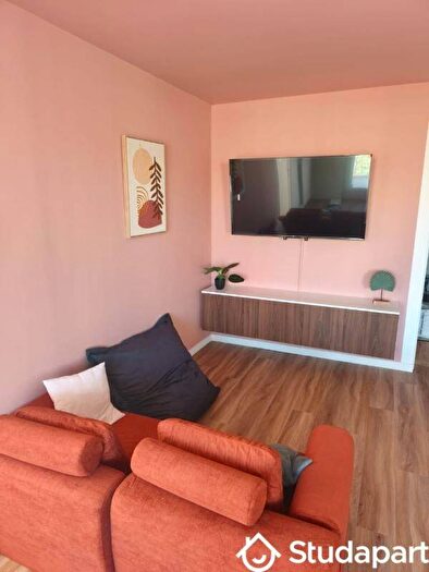 Appartement à louer - Estroublans, Vitrolles - 1 pièce - 3 chambres