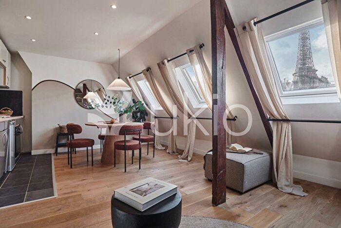 Appartement à louer - Gros Caillou, Paris ème arrondissement - 2 pièces - 1 chambre