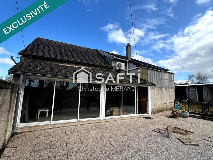 Maison à vendre - Dangé-Saint-Romain - 4 pièces - 3 chambres