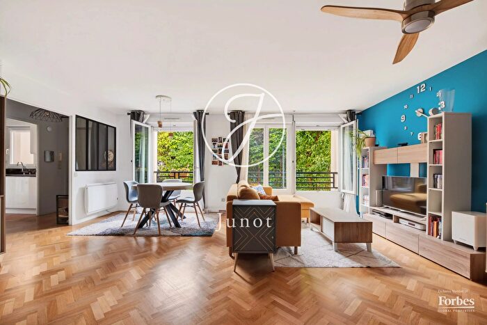 Suresnes, Cité Jardins - Appartement 4 pièces à vendre