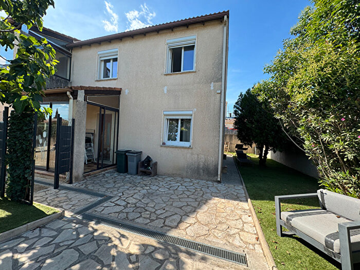 Salon-de-Provence, Lurian, Guinemer, Basses Viougues : Maison 8 pièces à vendre