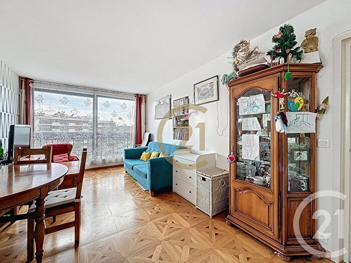 Appartement à vendre - Le Chesnay, Tartre - 4 pièces - 3 chambres