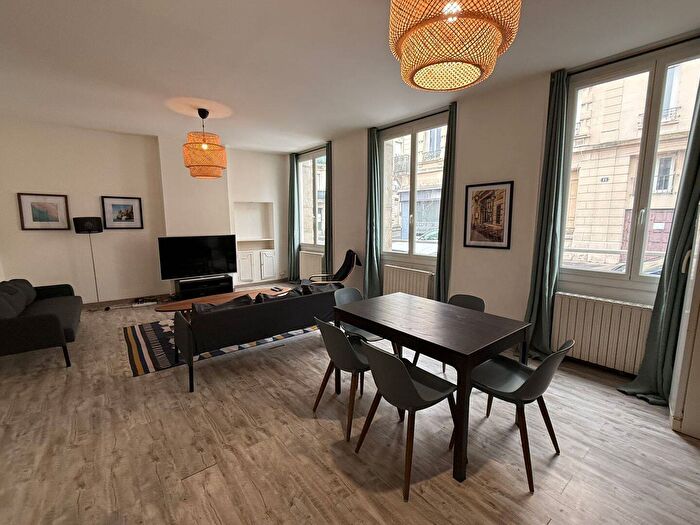 Appartement 6 pièces à louer à Badouillère-Saint Roch-Valbenoîte, Saint-Étienne