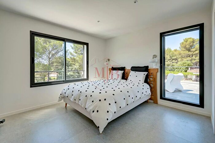 Maison à vendre - Lambesc - 5 pièces - 3 chambres