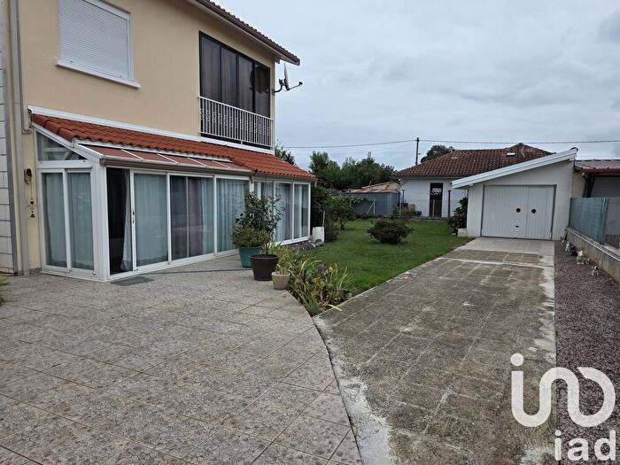 Maison à vendre - Bazet - 5 pièces - 3 chambres