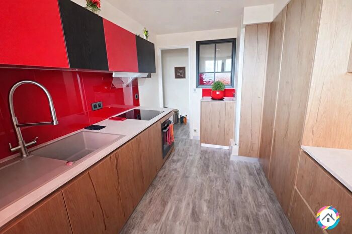 Appartement à vendre - Villefranche-sur-Saône, Centre-ville - 4 pièces - 2 chambres