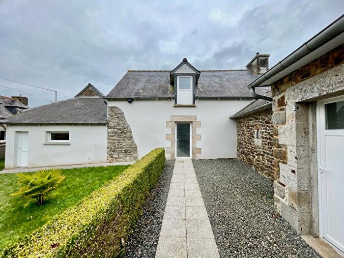 Maison à louer - Pordic - 8 pièces - 4 chambres