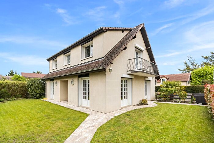 Maison 8 pièces à vendre à Croissy-sur-Seine