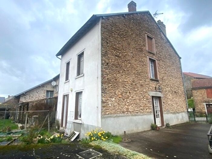 Maison à vendre - Folles - 5 pièces - 3 chambres