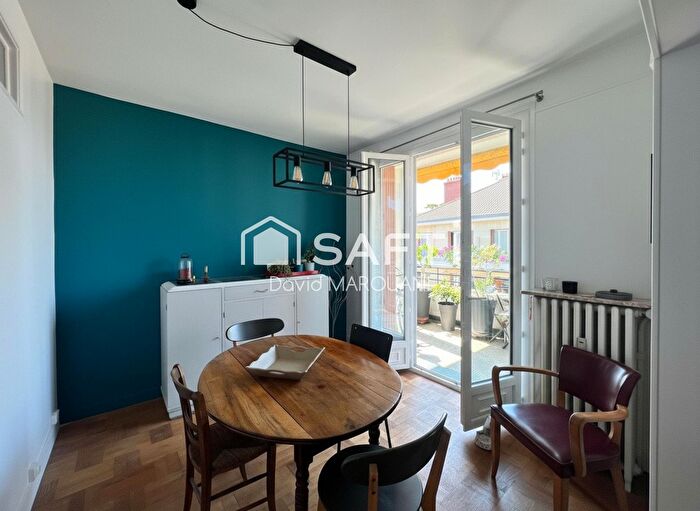 Appartement à vendre - Enghien-les-Bains - 4 pièces - 2 chambres