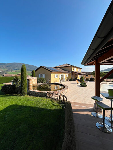 Maison à vendre - Saint-Didier-sur-Beaujeu - 8 pièces - 4 chambres