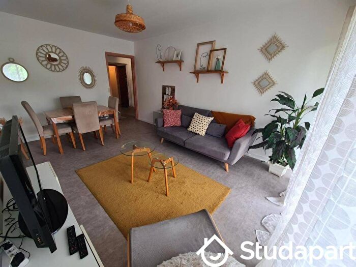 Appartement à louer - Aguado, Évry-Courcouronnes - 1 pièce - 1 chambre