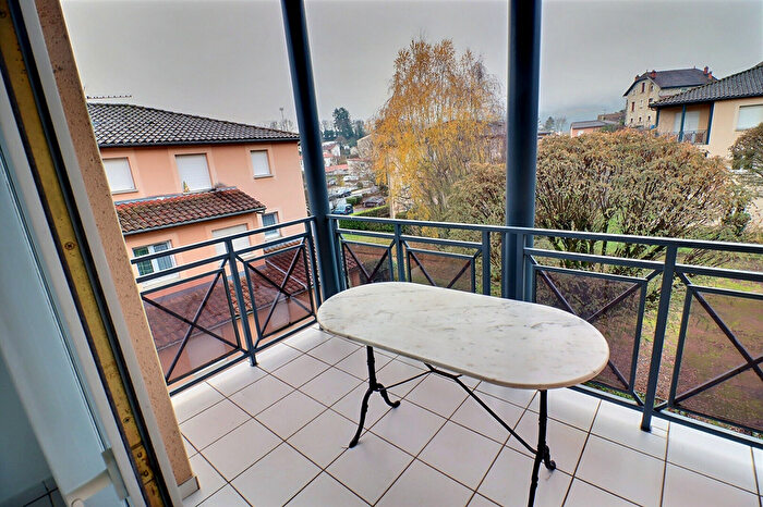 Appartement à louer - Figeac - 3 pièces - 2 chambres