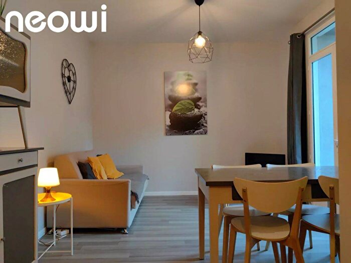 République, Aurillac : Appartement 2 pièces à louer