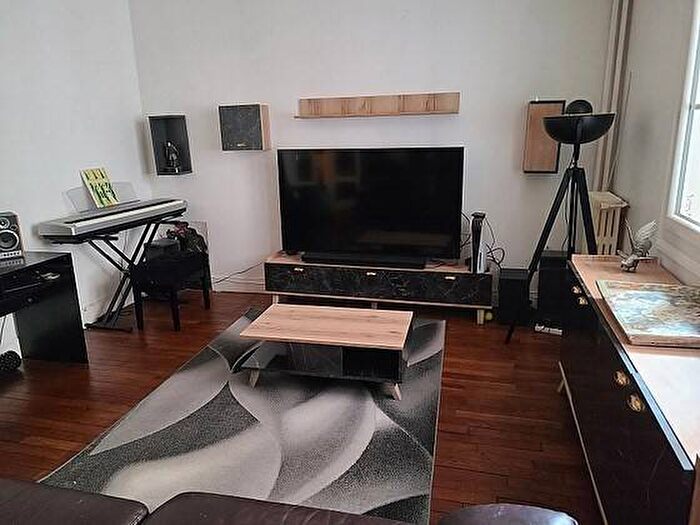 Appartement à louer - Corentin Celton, Issy-les-Moulineaux - 4 pièces - 2 chambres