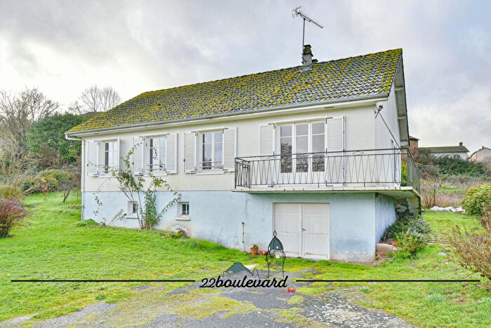 Maison à vendre - Saint-Junien-les-Combes - 6 pièces - 4 chambres