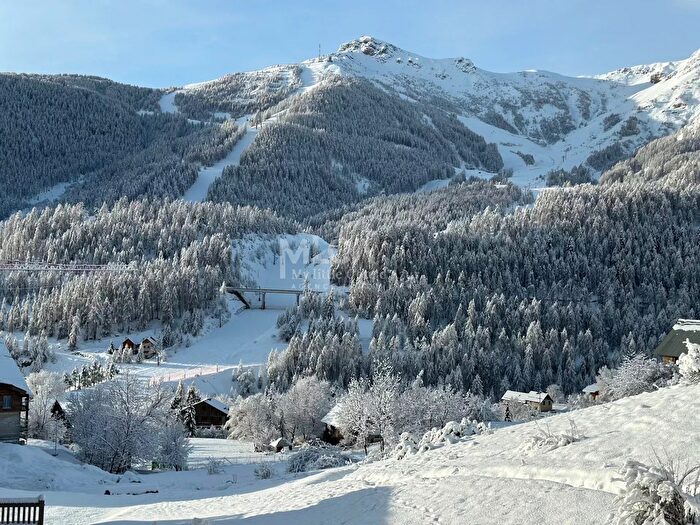 Maison à vendre - Saint-Étienne-de-Tinée - 6 pièces - 4 chambres