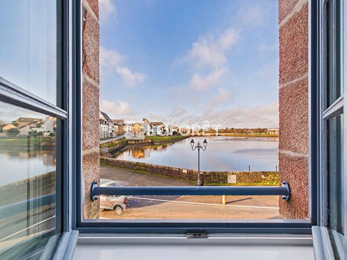 Appartement à louer - Kerarthur-Le Guerdy, Pont-lAbbé - 5 pièces - 4 chambres