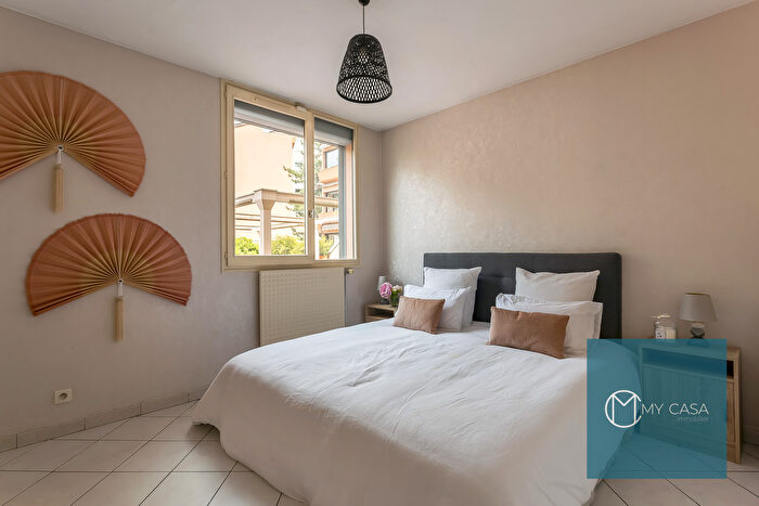 Appartement à vendre - Lyon e , Gerland - 4 pièces - 3 chambres