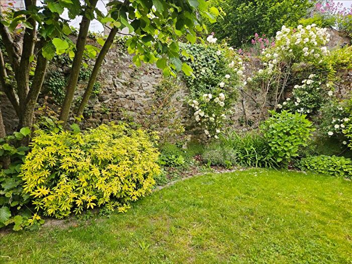 Maison à louer - Saint-Brieuc, Centre-ville, Saint-Michel, Le Légué, Notre-Dame - 8 pièces - 6 chambres