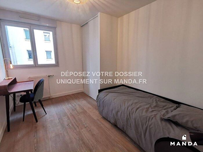 Appartement à louer - La Villette, Lyon ème arrondissement - 4 pièces - 3 chambres