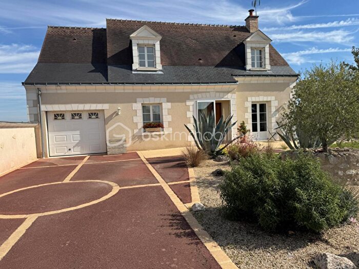 Maison à vendre - Saint-Antoine-du-Rocher - 6 pièces - 5 chambres