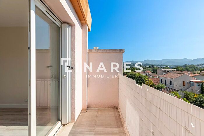 Marseille 11ème, La Barasse : Appartement 3 pièces à vendre