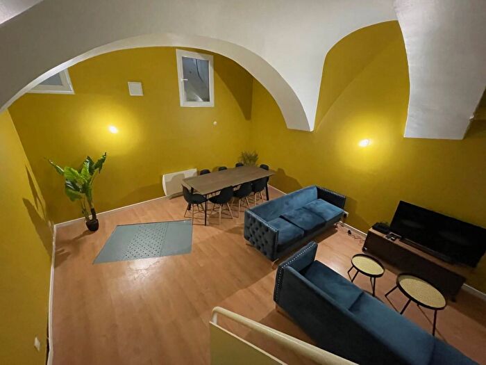 Appartement à louer - Plateau, Laon - 1 pièce