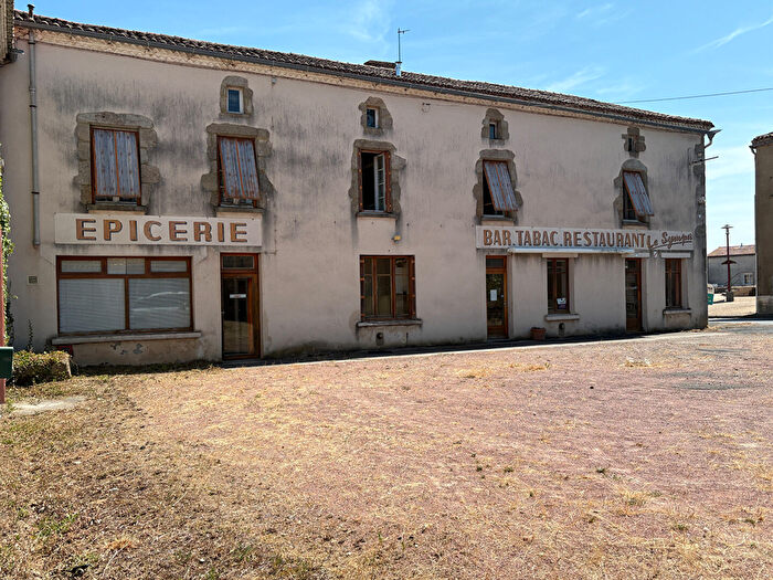 Geay - Maison 8 pièces à vendre
