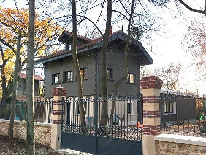 Maison à louer - Charlemagne, Maisons-Laffitte - 7 pièces - 4 chambres