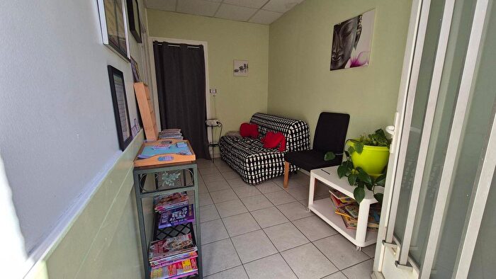 Appartement à louer - Hôtel de Ville, Elbeuf - 1 pièce