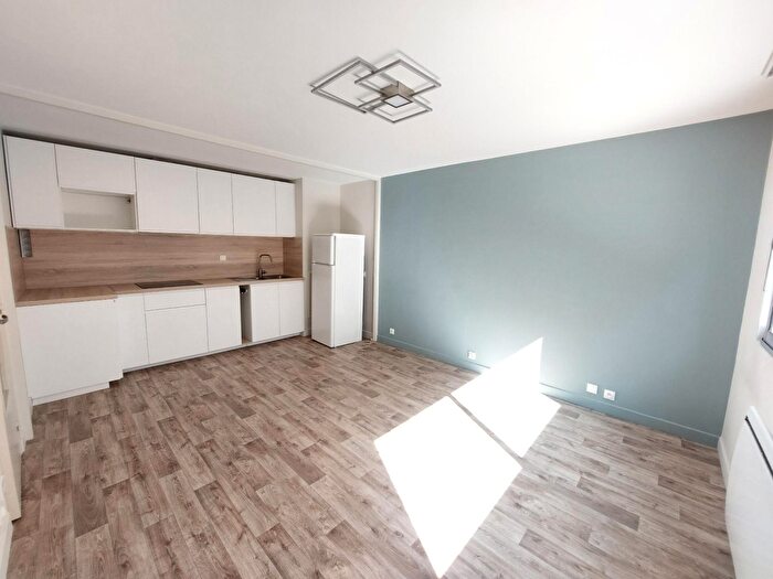 Appartement à louer - Saint-Étienne, Jacquard, Préfecture - 2 pièces - 1 chambre