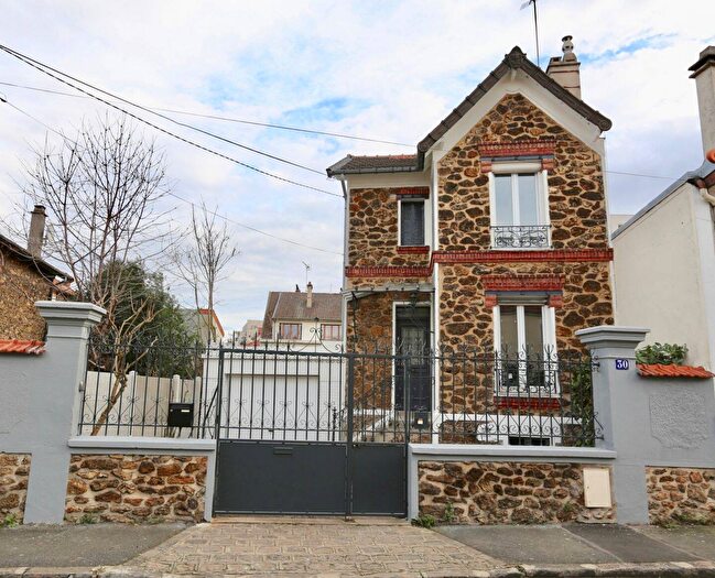 Centre Ville, Rosny-sous-Bois : Maison 3 pièces à louer