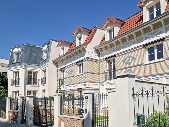 Vincennes, Est : Maison 7 pièces à vendre