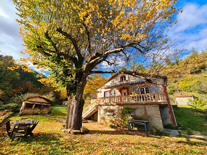 Maison à vendre - Saint-Ambroix - 4 pièces - 3 chambres