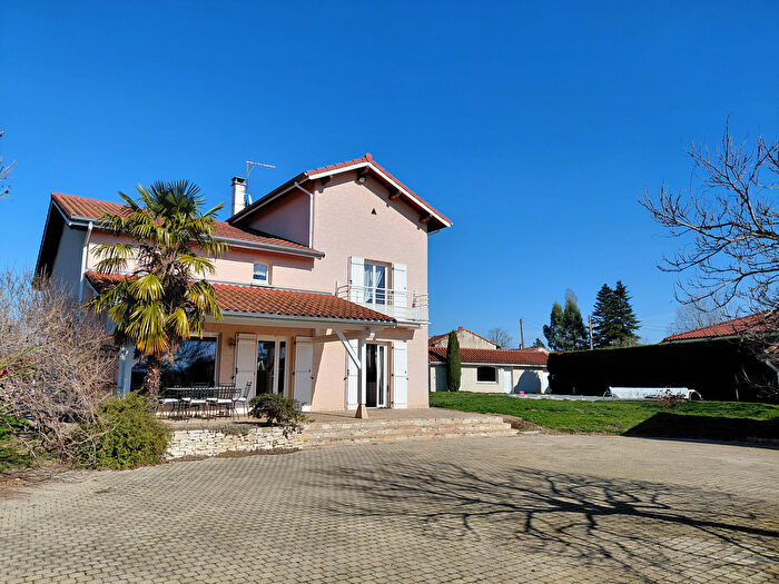 Maison à vendre - Montbrison, Centre-ville - 7 pièces - 4 chambres