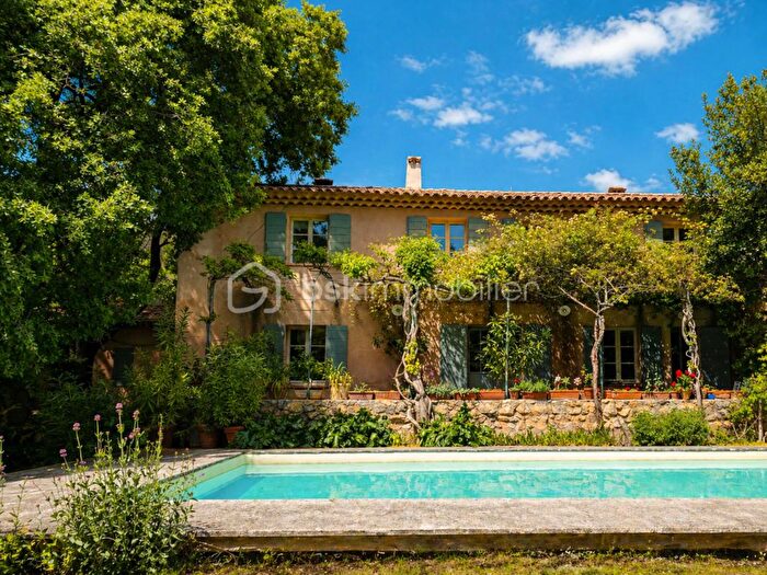 Maison 9 pièces à Ansouis, à vendre