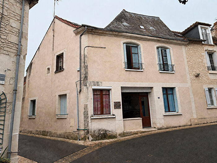 La Roche-Posay : Maison 12 pièces à vendre