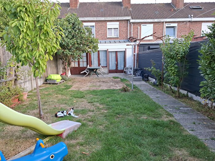 Maison 5 pièces à Neuville-en-Ferrain, à vendre