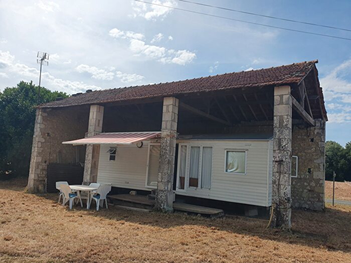 Maison 4 pièces à vendre à Cozes