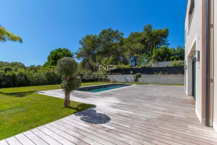 Maison à vendre - Mouans-Sartoux - 8 pièces - 4 chambres