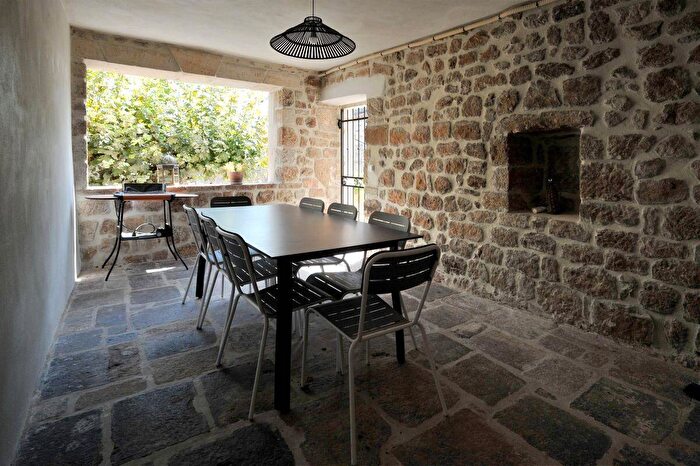 Maison à louer - Sanilhac - 4 pièces - 3 chambres