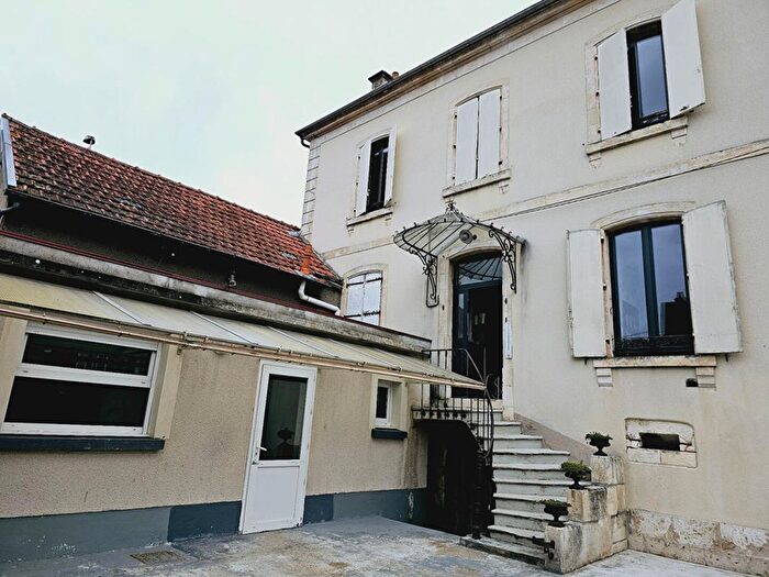 Maison 9 pièces à Saint-Doulchard, à vendre