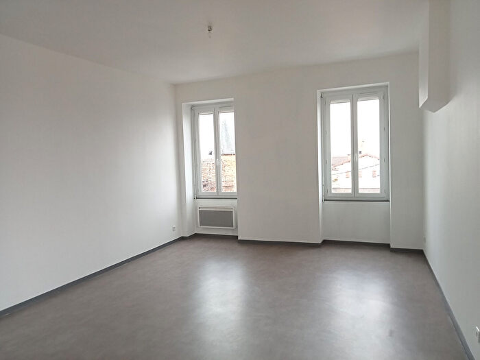 Appartement à louer - Saint-Laurent-sur-Saône - 3 pièces - 2 chambres