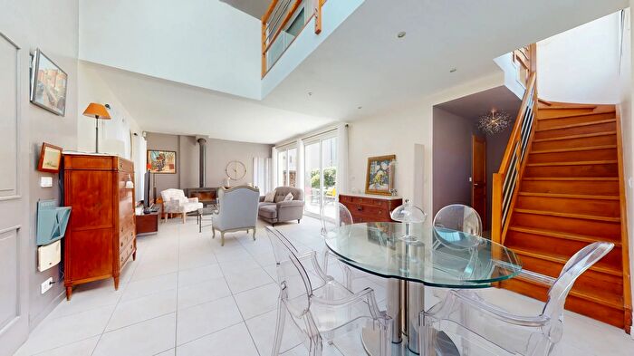 Maison 6 pièces à vendre à Cernay-la-Ville