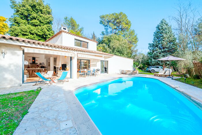 Maison 6 pièces à vendre à Roquefort-les-Pins
