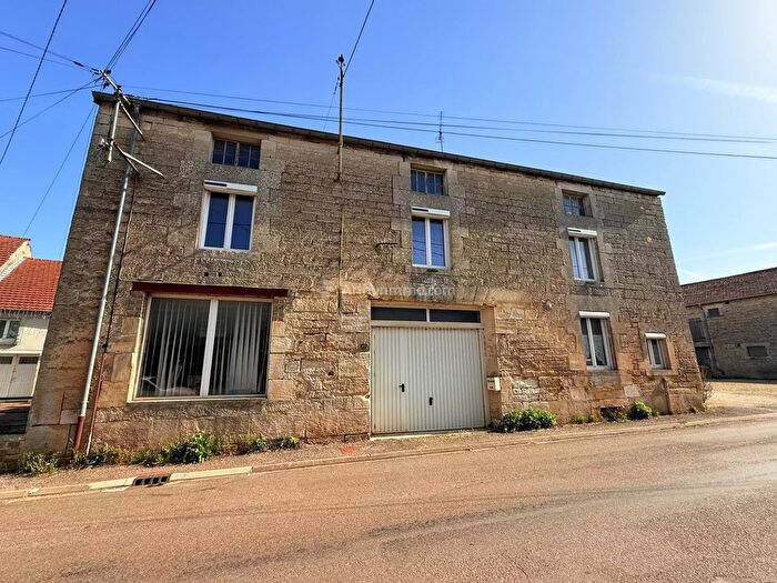 Maison 5 pièces à Chalvraines, à vendre