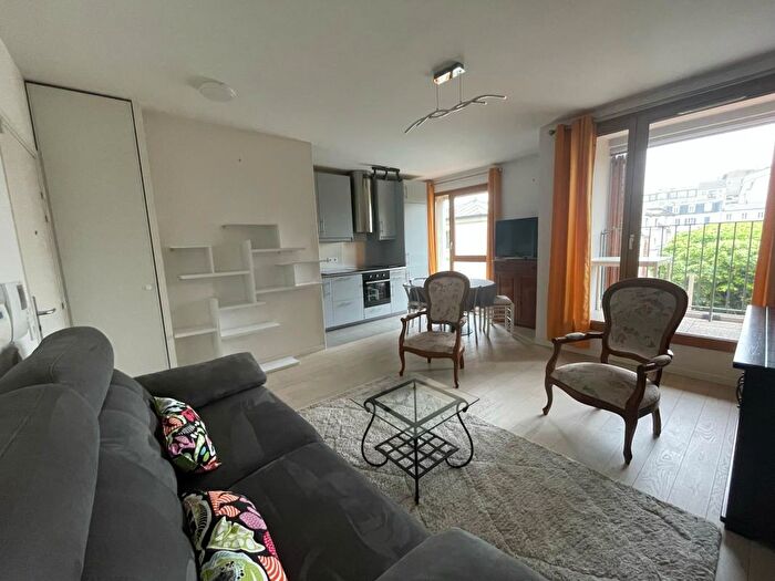 Appartement 2 pièces à louer à Bourg-la-Reine, République