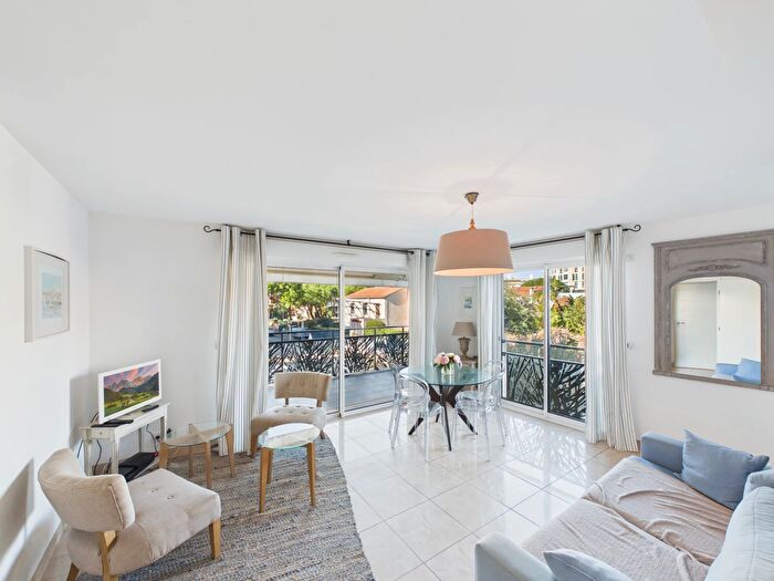 Appartement à vendre - Antibes, Juan-les-Pins, Le Cap - 3 pièces - 2 chambres